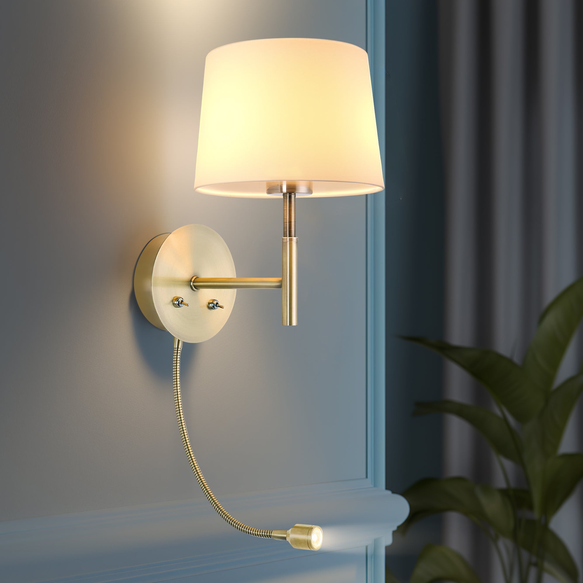 Riley Wall Light - Antique Brass – Lexi Lighting